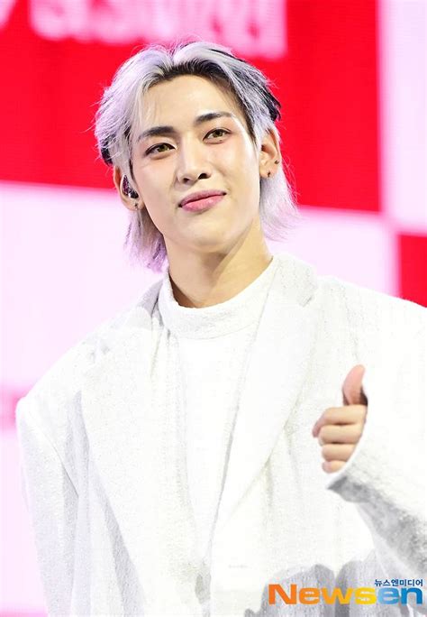 뱀뱀 자신감 표출[포토엔hd]