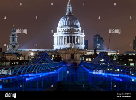 St Pauls Cathedral St Pauls Churchyard London Die Kathedrale Ist