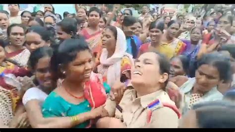 15 Anganwadi Instructers Ke Khilaaf Case Book Ehtejaj Ke Dauran Ek