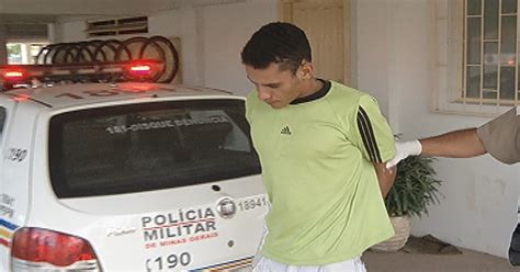 G1 Jovem é preso após agredir e roubar bolsa de mulher em Montes