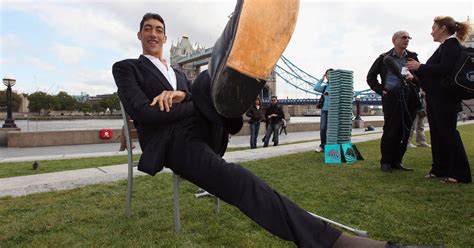 Worlds Tallest Man Sultan Kosen Stops Growing