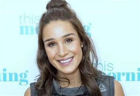 Kayla Itsines Wiki Height Net Worth Age And More 2024 The Personage
