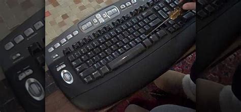 How To Thoroughly Clean Your Keyboard Computer Hardware Wonderhowto