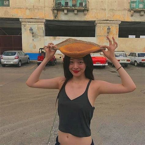 Pin By On Sulli Sulli Pretty Angel Cool Girl