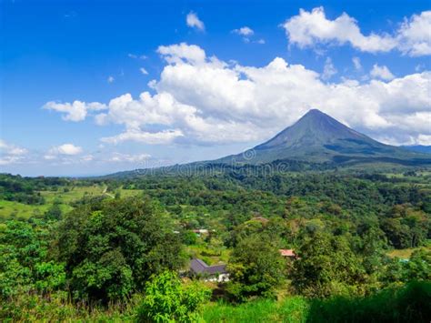 Arenal Volcano Costa Rica Stock Image Image Of Alajuela 331407591