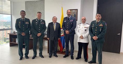 Altos oficiales de la OTAN se reunen con la cúpula de las Fuerzas