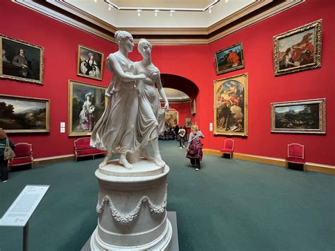 무료 이미지 갱도 영화 박물관 에든버러 스코틀랜드 조각들 사진 프레임 받침대 동상 건물 인테리어 디자인 미술 인공물 바닥 고전 조각 기념물