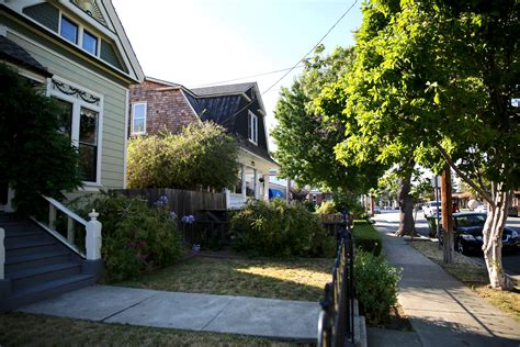 Santa Clara Residents Divided Over Pending Condo Development San José