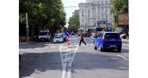 Променят движението в София заради доизграждане на канализация в „Обеля”