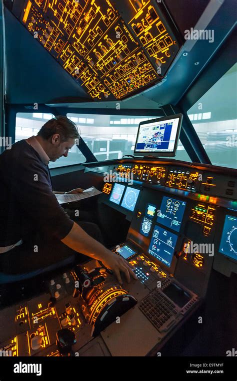 Cockpit Dun Airbus A320 De Flight Simulator Qui Est Utilisé Pour La