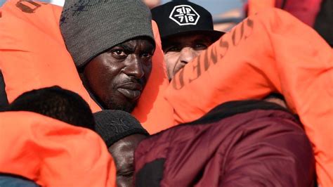 Aquarius In Valencia Spain Welcomes Migrants From Disputed Ship Bbc News