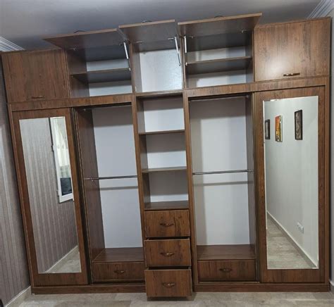 ویژگی های یک کمد دیواری مناسب دکومکور