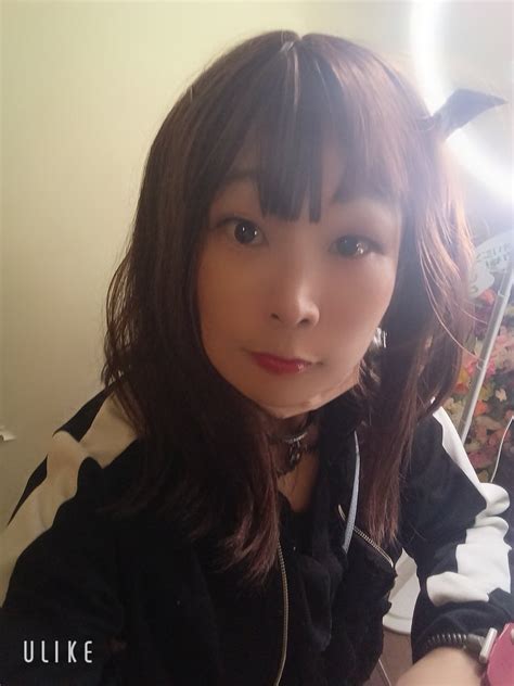 中谷みつき🌙小柄女裝子🥺☕ On Twitter オリジンにてワードウルフ〜 ハマる〜 メガネがライトを反射し目が消えるのでを頭の上