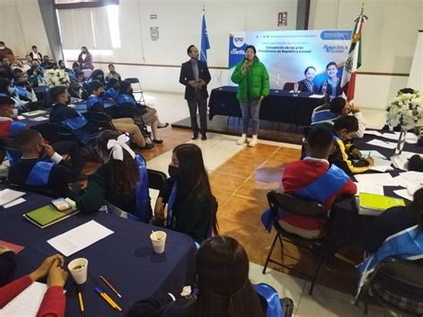 Estudiantes De Secundaria Toman Protesta Como Agentes De Cambio En Sus