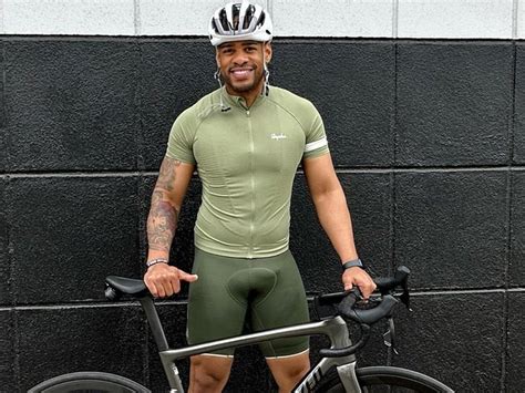 Gma3 Anchor Demarco Morgans New Bike Shorts Hide Bulge After Drama