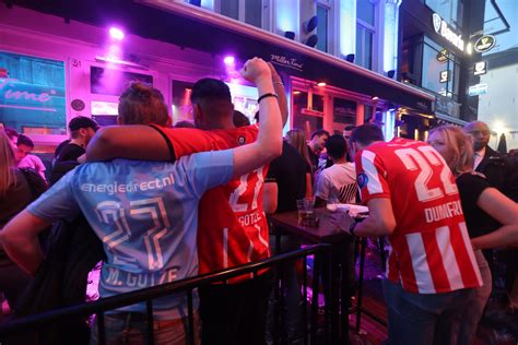 Psv Viert In Eigen Philips Stadion Feest Met Bijna 20000 Supporters Na