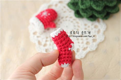 로로의손뜨개인형 손뜨개크리스마스트리와크리스마스소품들 산타클로스장갑산타클로스모자선물양말 크리스마스산타할아버지소품