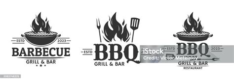 Bbq 로고 세트 바베큐 불 불꽃이 있는 그릴 아이콘입니다 고기 식당 라벨 벡터 일러스트 레이 션입니다 개체 그룹에 대한 스톡