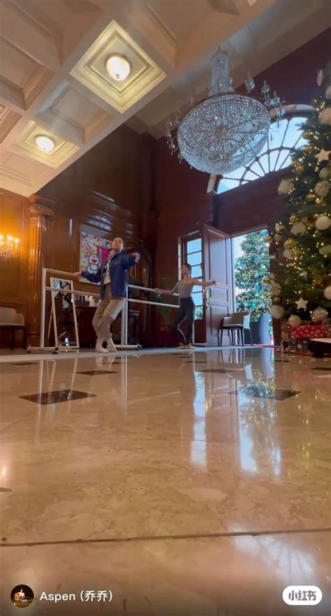 大劉21歲囡囡劉秀盈商場表演芭蕾舞 無懼嚴寒照樣吊帶上陣獲讚「小仙女」 星島日報