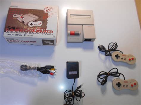 【未使用】清掃動作品 ニューファミコン Hvc 101 本体 箱 Hvc 002 コントローラー2個 アダプター Avケーブルの落札情報詳細