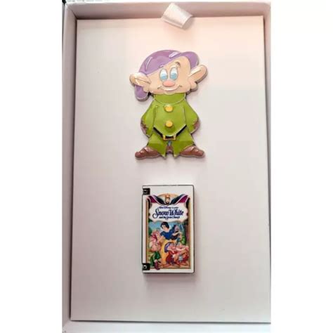 Disney Snow White Dopey Dwarf Movie Vhs Pin Set Of 2 Pins New In Box £