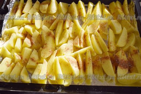 Курица кусочками с картошкой в духовке 10 фото в рецепте