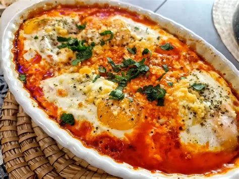 Селска гозба с яйца доматен сос и чушки Recipe Bulgarian Recipes