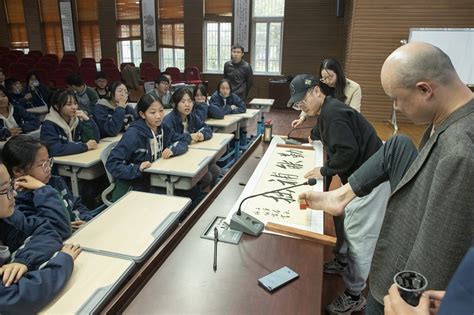 2022年南浔区文化馆“运河情”公益讲座在浔溪中学开展