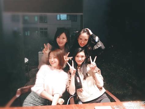看站位知誰更親密？謝娜陳喬恩有意思，奚夢瑤淡定，江一燕顯尷尬 每日頭條