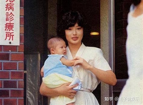 与三浦友和恩爱43年，山口百惠胖成奶奶，但我却觉得她更有韵味了 知乎