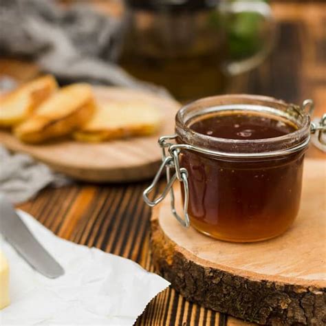 10 مورد از مهم ترین خواص و مضرات شیره افرا برای سلامتی