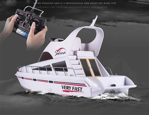 Crucero De Control Remoto Gigante Simulación De Yates De Alta