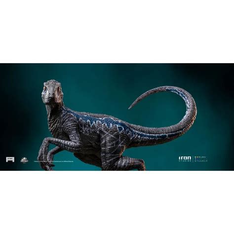 Soška Iron Studios Jurassic World Icons Velociraptor Blue Version B