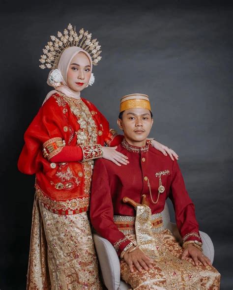 7 Ide Foto Pernikahan Dengan Baju Pengantin Adat Bugis Yang Berestetika