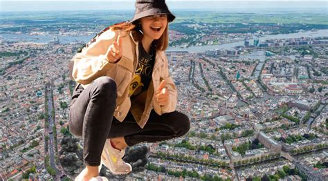 Giantess Julia By Simapo On Deviantart
