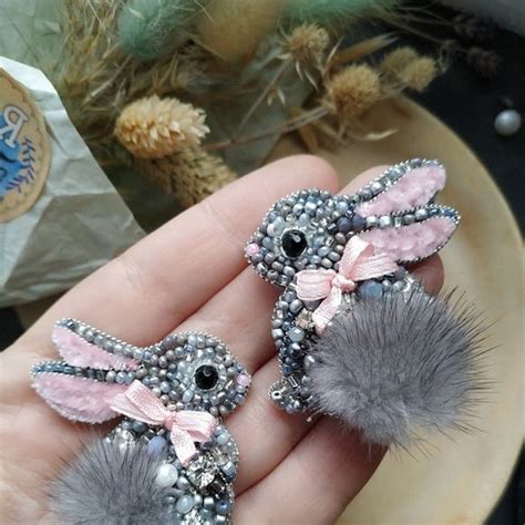 Брошь Зайчик Buy In Броши Гусариной Оксаныs Catalog Бисерные ювелирные изделия Украшения из