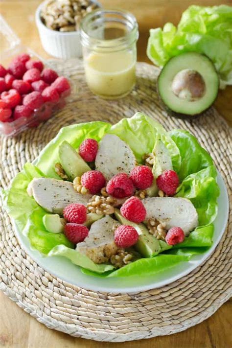 Turkey Avocado And Raspberry Salad With Walnut Vinaigrette Cook Eat Well