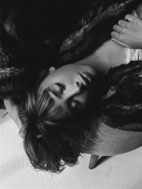 คลังภาพถ่ายฟรีของ การจัดวาง การพักผ่อน การเอาใจใส่ การแสดงออก ขาว ขาวดำ คลาสสิก ความคมชัด