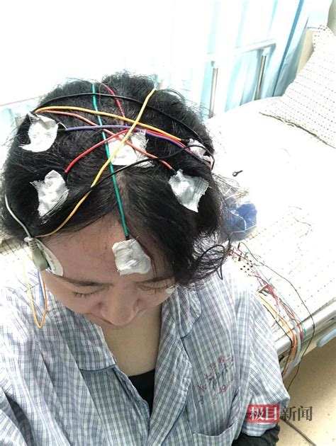 困在睡眠中的罕见病患者有人发病十年才确诊被嘲为睡神有口难辩 陈果 史嘉茵 视频