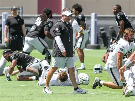 Las Vegas Raiders Insider Podcast Offensive Woes Salary Cap De Trade