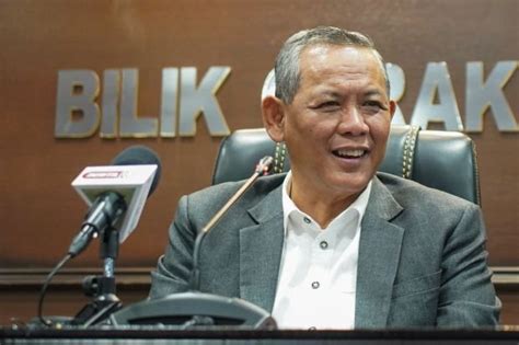 Aminuddin Umum Duit Raya RM500 Kepada Pengerusi JPKK Negeri Kita