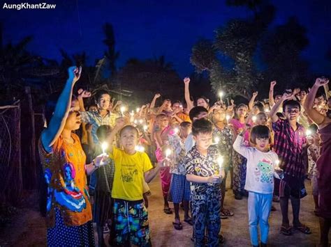 ဆားလင်းကြီးတွင် နွေဦးတော်လှန်ရေးအတွင်း ကျဆုံးသူများအတွက် ဆုတောင်းပွဲ ညသပိတ် ပြုလုပ် Khit Thit