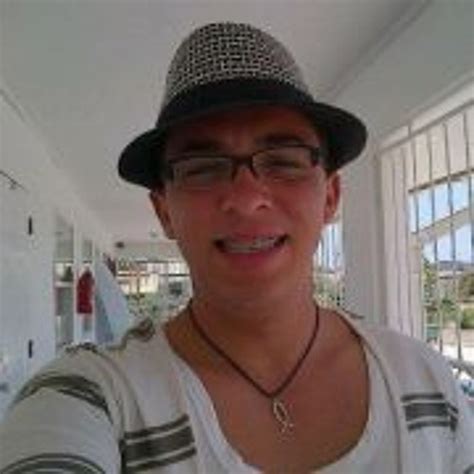 Stream Romer Linares Music Listen To Songs Albums Playlists For
