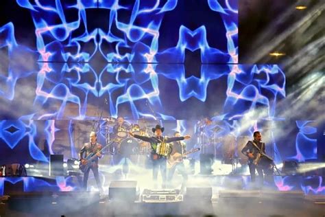 Hacen Rugir Los Tigres Del Norte A ¡140 Mil Personas