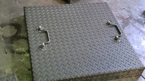 철구조물 제작 맨홀덮개 및 철케이스 맨홀덮게 뚜껑 철제선반 등 제작 스텐구조물 스텐선반 스텐케이스 제작 업체 철제 케비넷제작철재다리h빔용접철계단 제작사각파이프용접