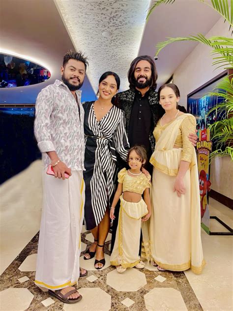 “අප්පච්චි හිටියානම් මේ දවස කොහොමවත් මගහරින්නෙ නෑ අද තව්තිසාවෙ ඉඳං හරි