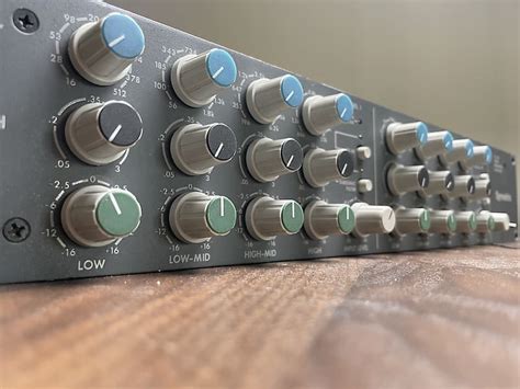 Symetrix Se 400 Parametric Analog Equalizer Reverb