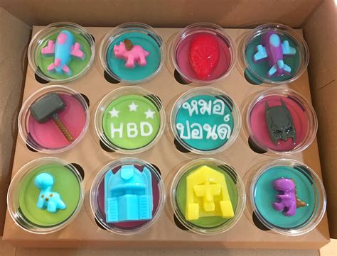 คัพเค้กการ์ตูน แบบแมนๆ 💪🏻 1กล่องมี 12 ชิ้น น้องๆที่แพ้นม แพ้แป้ง แพ้ไข่ สามารถทานได้ค่ะ วุ้น