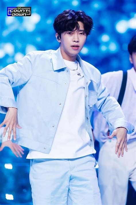 임영웅 무지개 엠카운트다운 현장포토 🌈 댄스가수 임영웅입니다😎 네이버 블로그