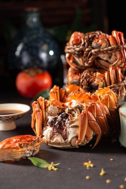 Premium Photo Raw Chinese Mitten Crab Shanghai Hairy Crab
